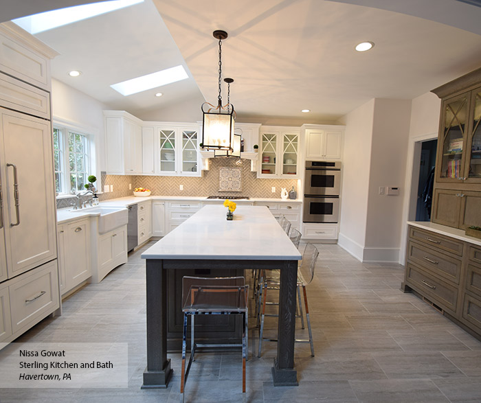 White Kitchen Cabinets - MasterBrand