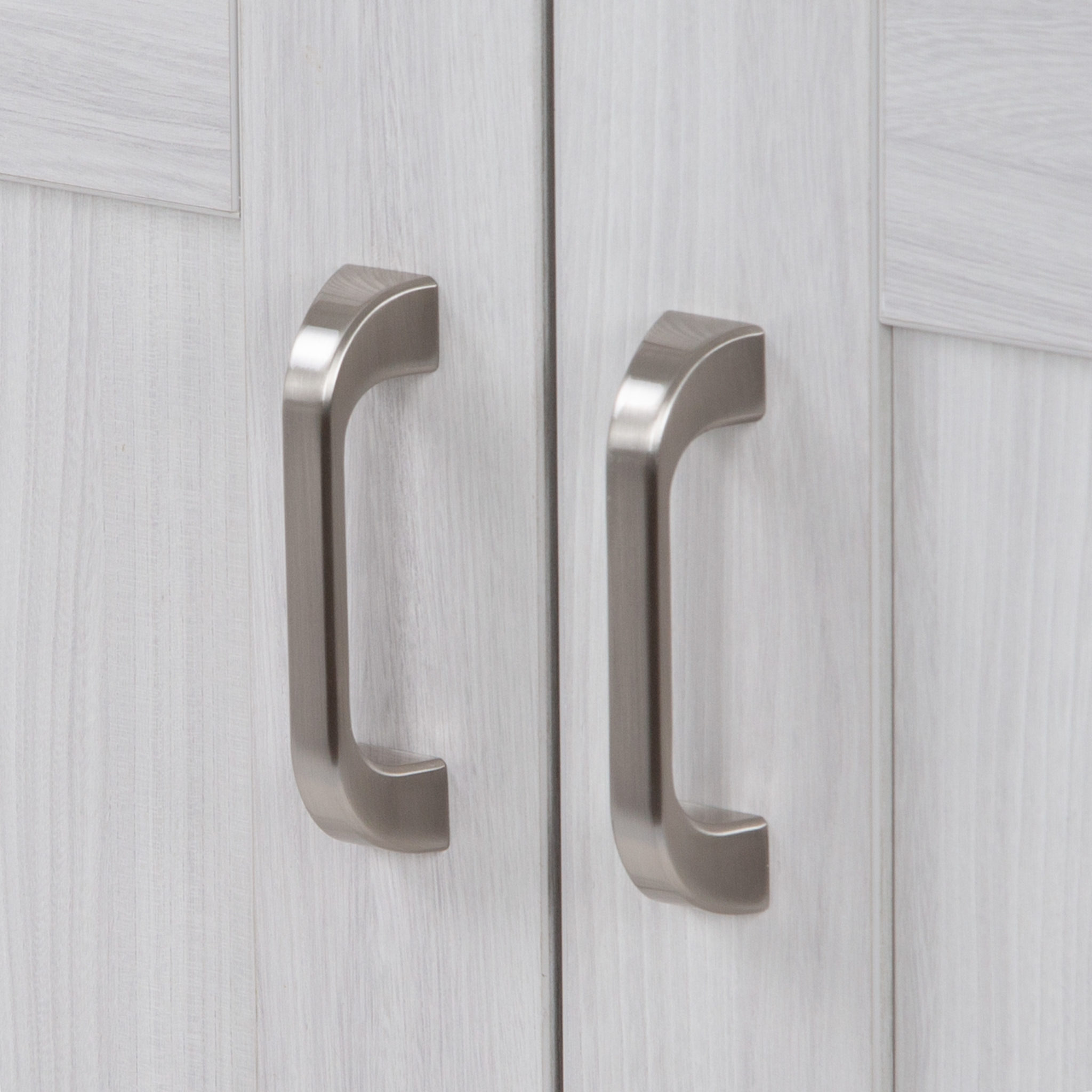A Guide for Decorative Hardware Placement, from a Kitchen Designer ...