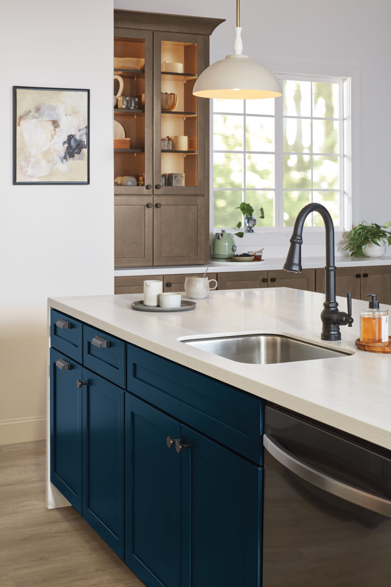 From Kitchen Leak to Chic: Mantra Kitchen Designer's Stunning ...